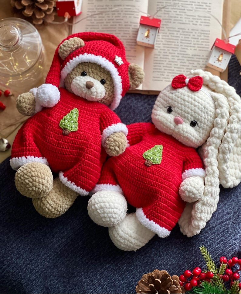 Tenue de Noël – pour Lapin Lala & Ours Topa – Crochic Patterns